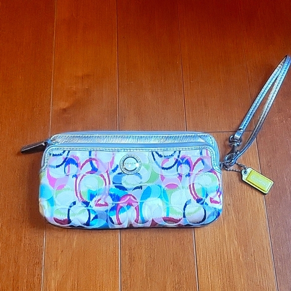 Coach | Bags | Euc Coach Signature Clutch Wristlet Silver Yellow C Tag ...